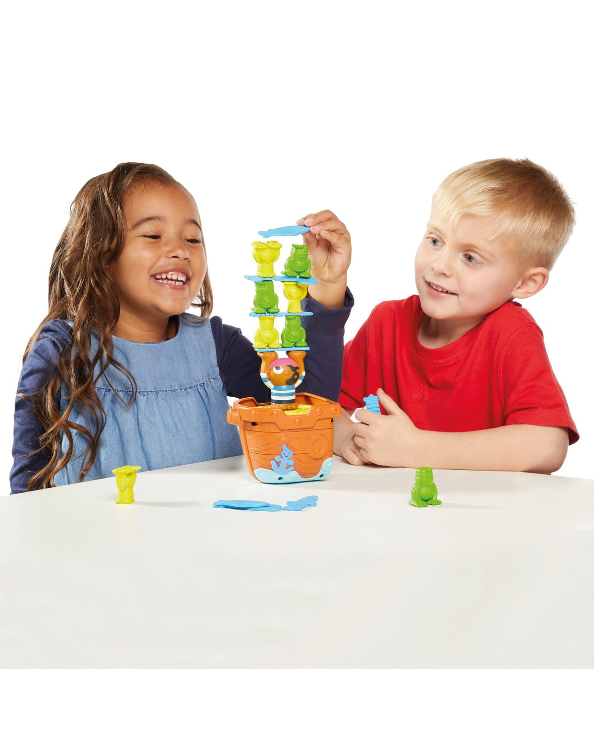 TOMY Pile em Up Pirates — Kidstuff